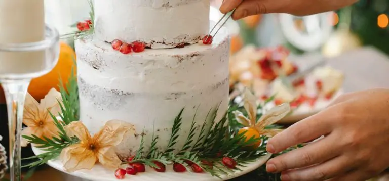 How to Decorate a Cake for Beginners at Home: A Step-by-Step Guide