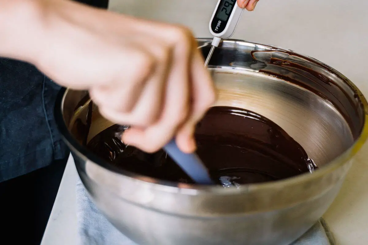 How to Make Chocolate Decorations at Home