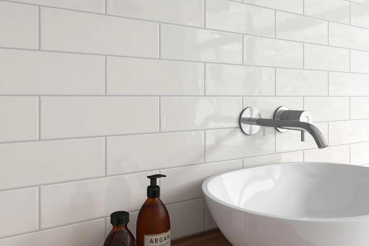Beveled vs. Flat Subway Tile: Choosing the Perfect Tile for Your Space