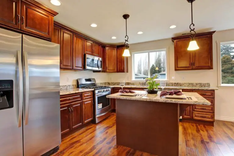 Staggered Kitchen Cabinets vs. Straight: Choosing the Perfect Cabinet ...
