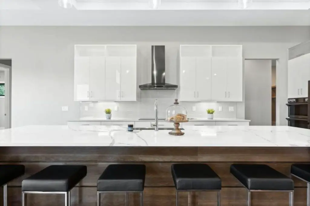 Hanstone Monterey vs. Montauk: Choosing the Perfect Quartz Countertop