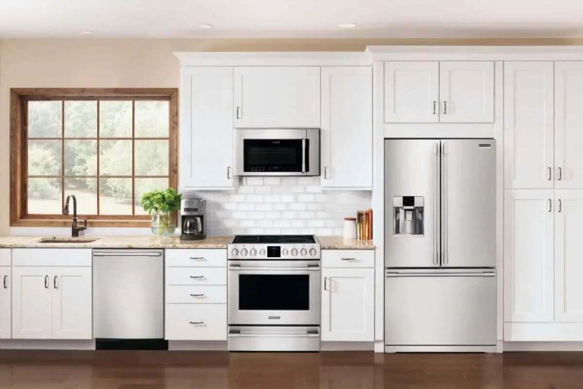 LG Platinum Silver vs. Stainless Steel: Which is the Ideal Finish for ...
