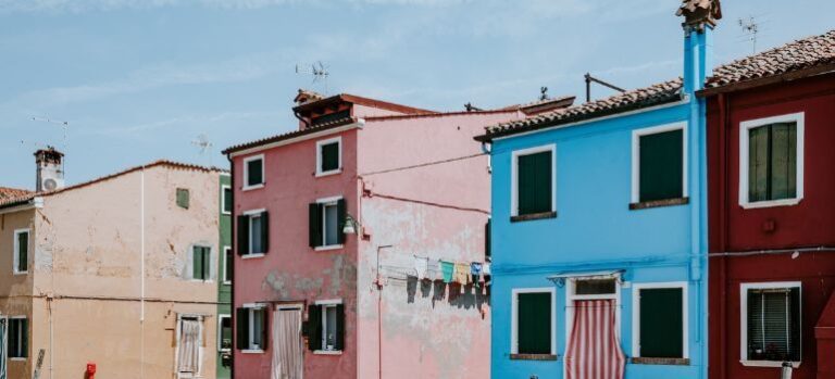 Drywall Window Returns vs Wood: Best Choice?