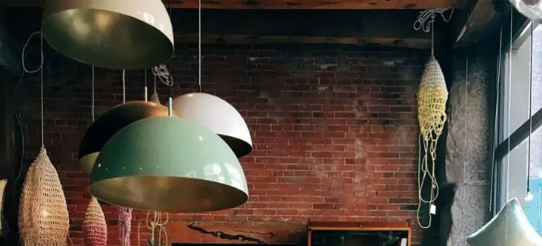 How to Rewire a Lamp with Three Sockets: A Step-by-Step Guide