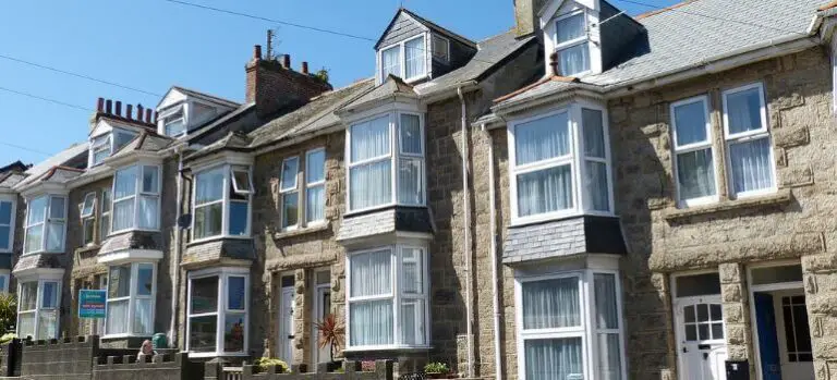 How to Insulate a Bay Window: Keeping Comfort and Energy Efficiency in ...